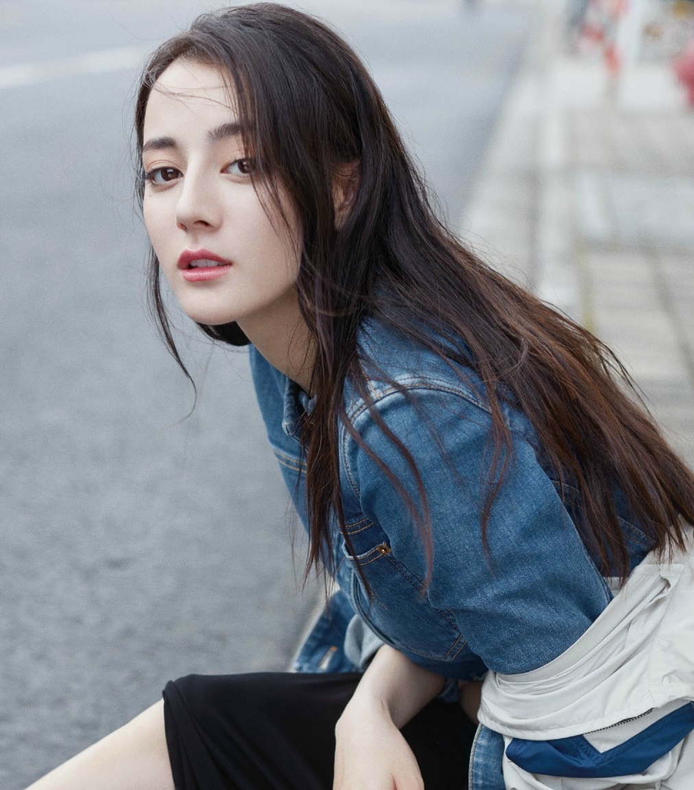 Азийн хамгийн үзэсгэлэнтэй 50 бүсгүй